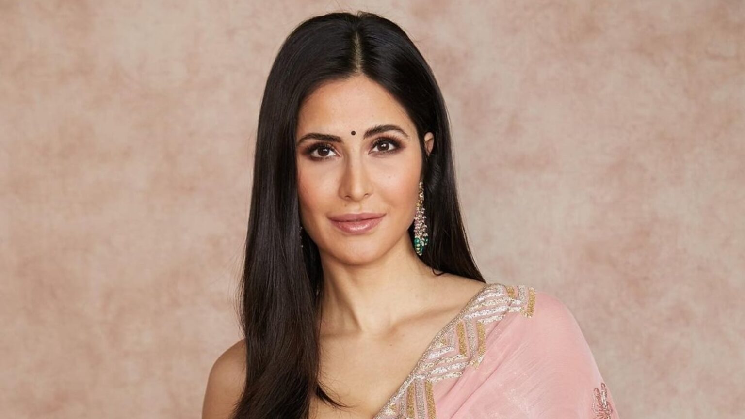 Katrina Kaif Biography, Age, Height, Husband, Income, Net worth, Family ...